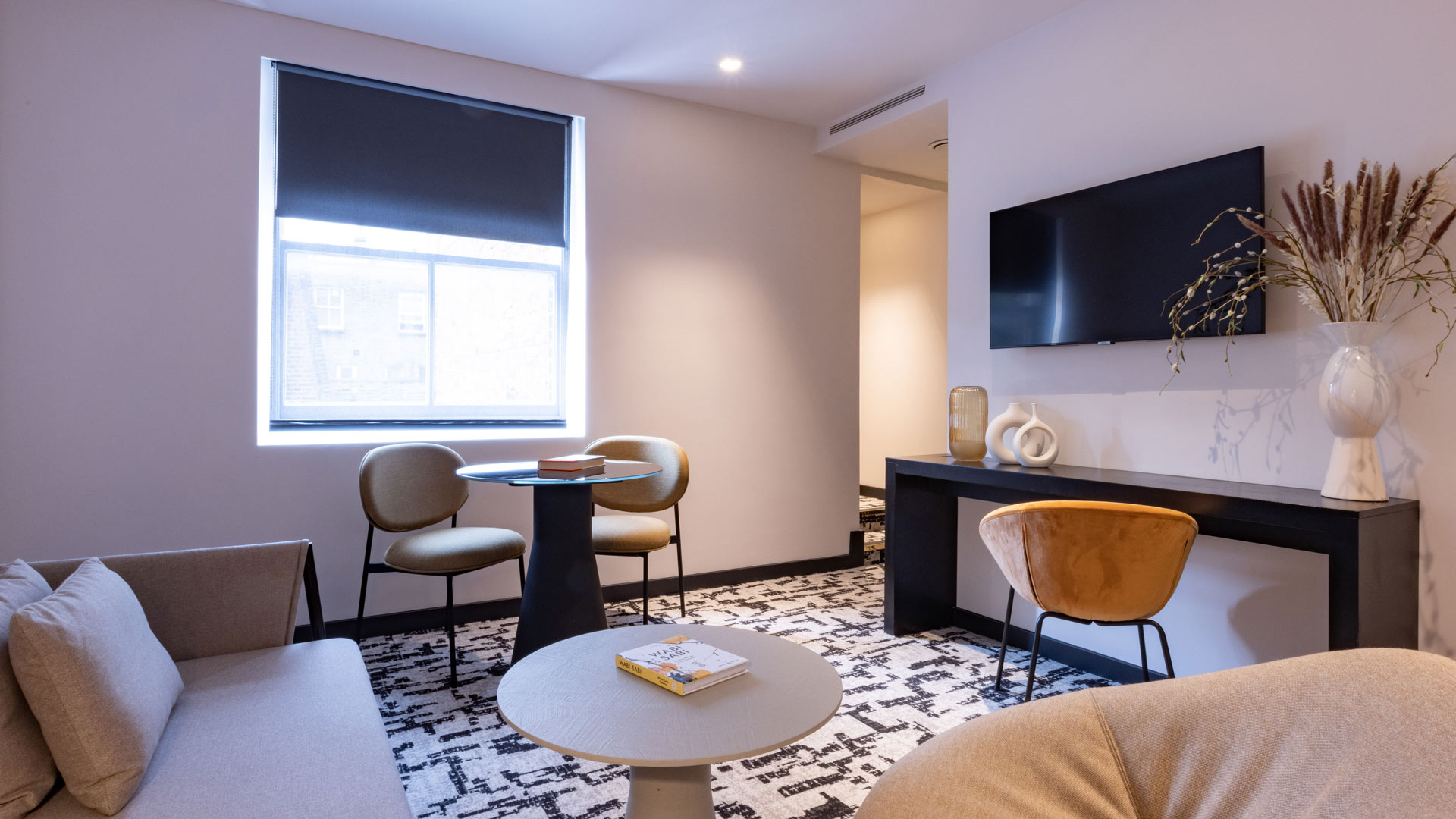 Long Stay Bedrooms in Central London | La Suite West Hotel