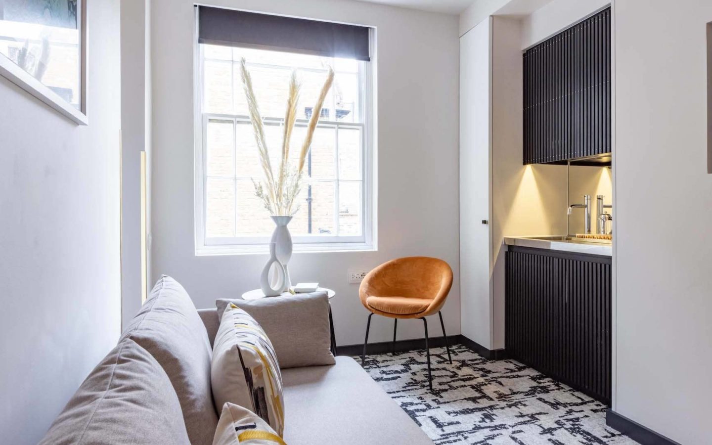 Long Stay Bedrooms in Central London | La Suite West Hotel